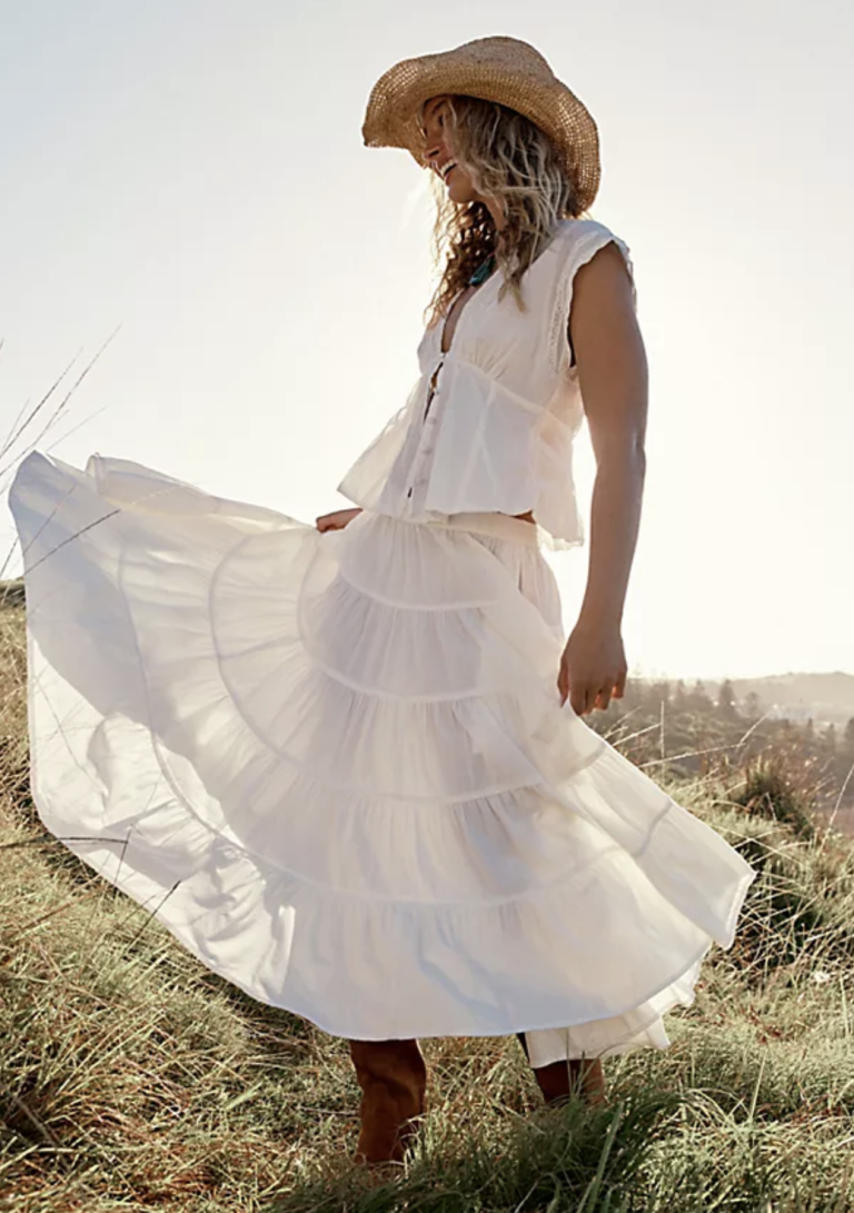 The Two Faces of Horse Girl Aesthetic: Equestrian Chic and Western ...