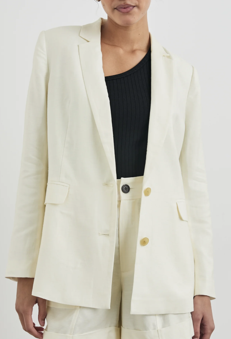 The Best Linen Outfits for Women to Wear All Summer - Madison to Melrose