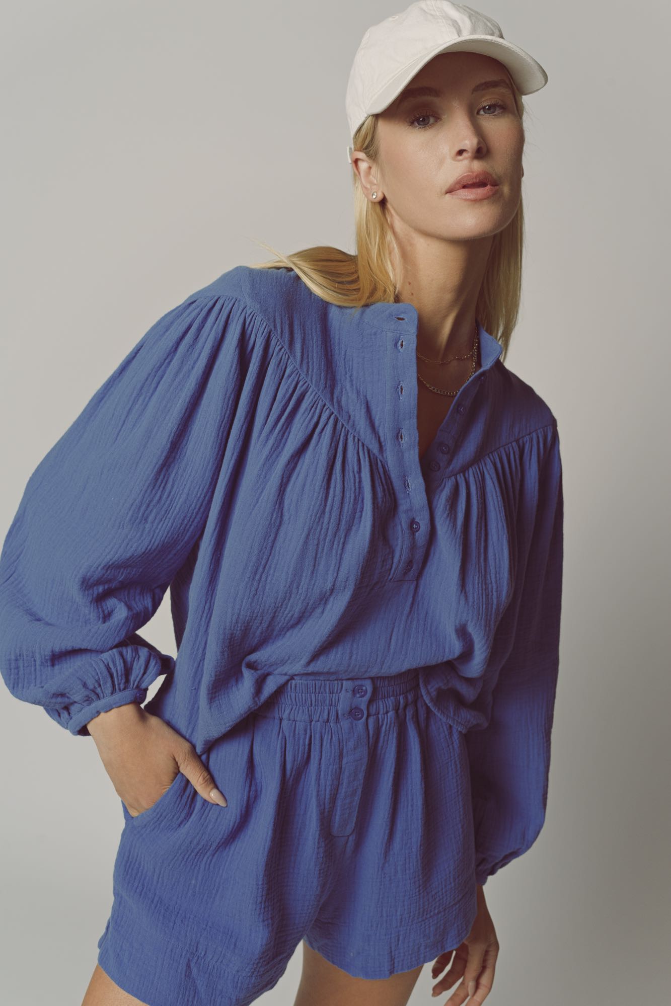 Hot Weather, Cool Looks: Clothes to Wear That Beat the Heat with Style ...