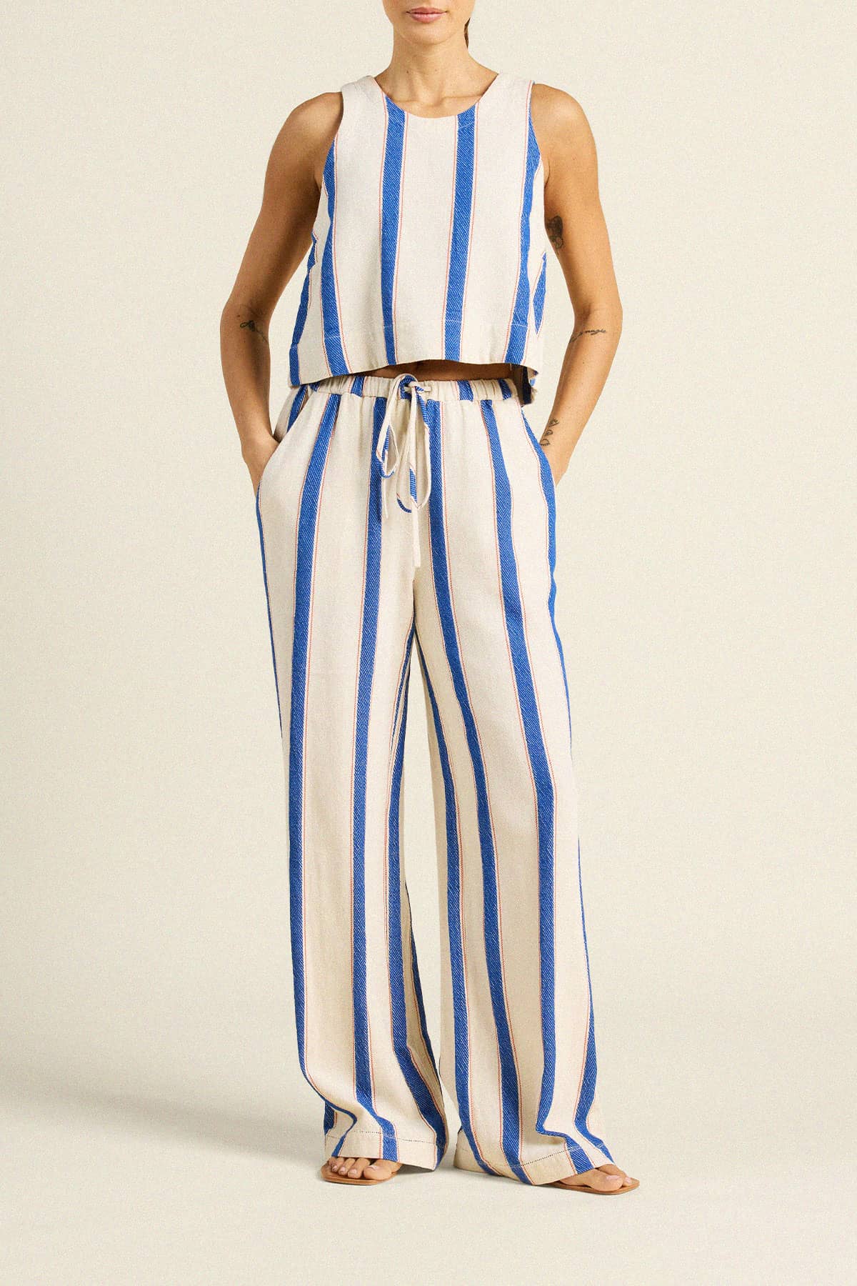 Hot Weather, Cool Looks: Clothes to Wear That Beat the Heat with Style ...